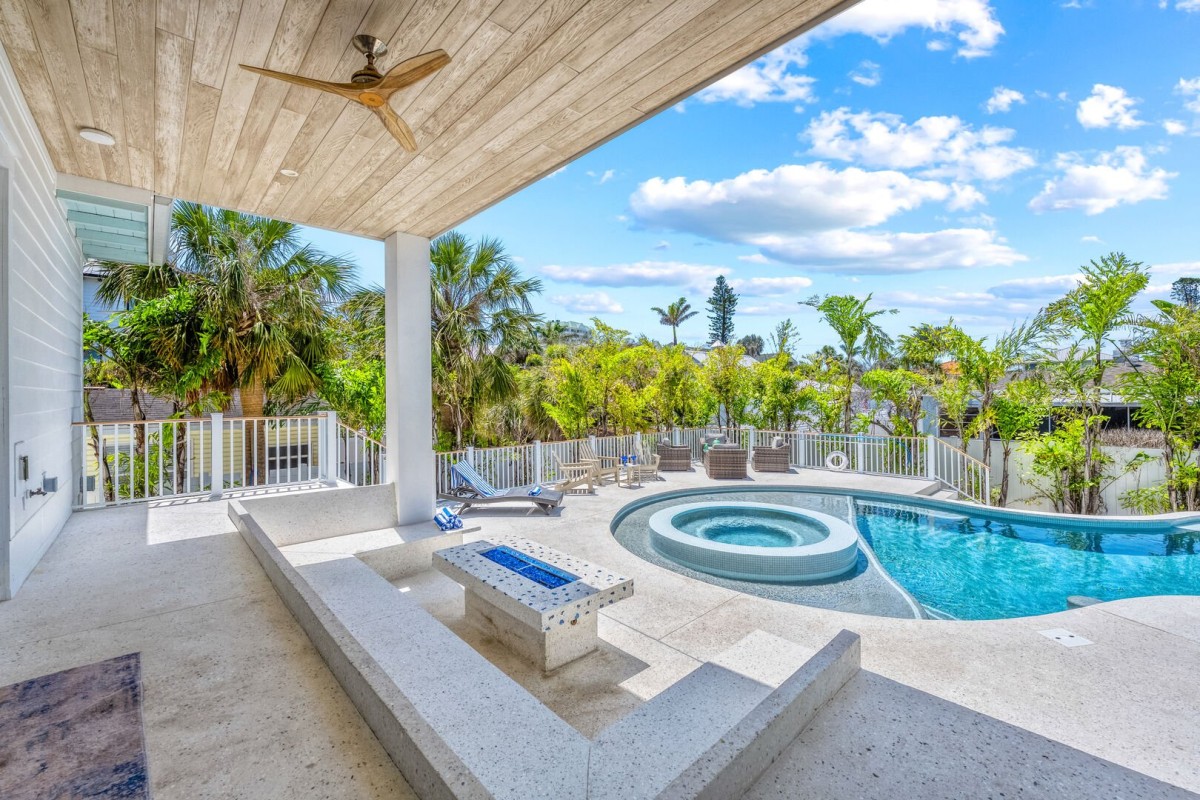 Beach Fanta Sea - 149 | Lido Key, FL | The Cottages on the Key